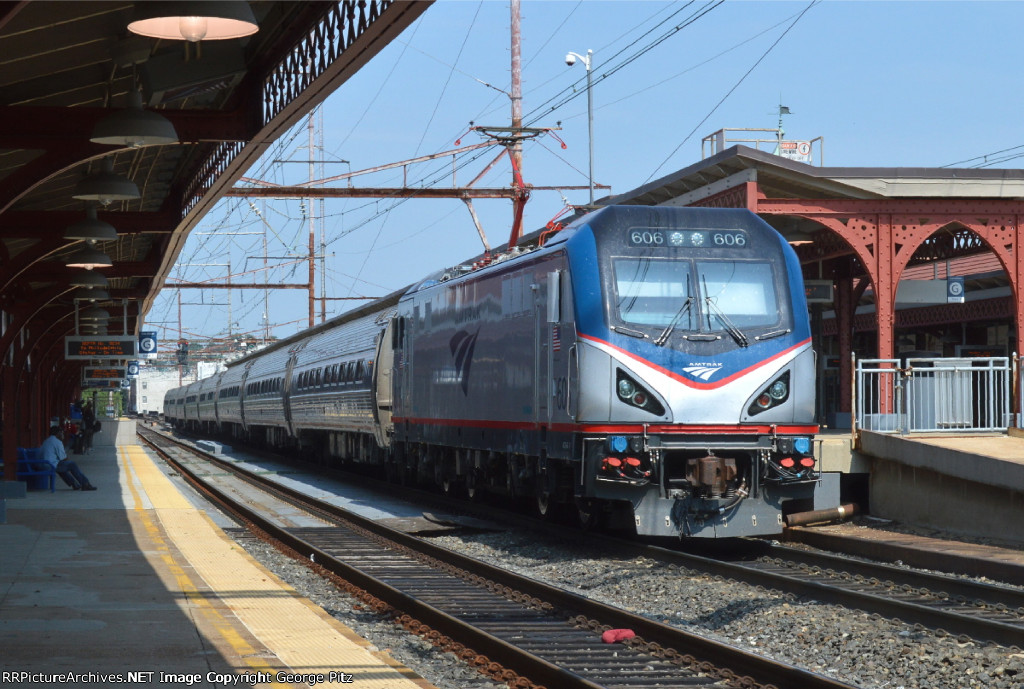 Amtrak train 86(7)